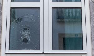 How Much Does It Cost to Replace a Window Glass in 2024?